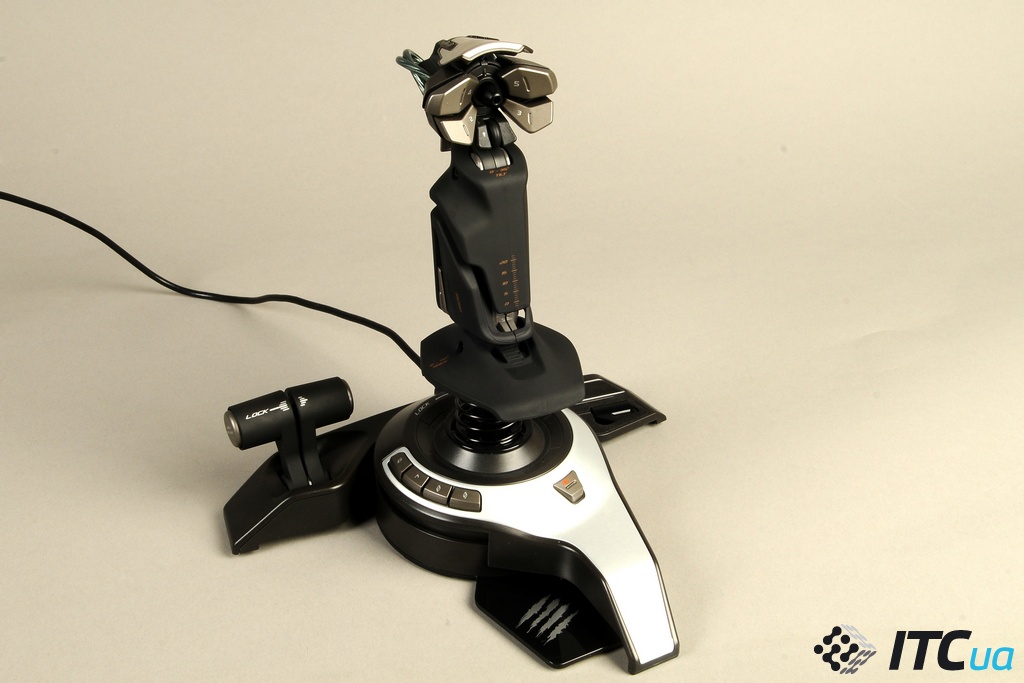 Cyborg F.L.Y. 5 Flight Stick – джойстик-трансформер для sci-fi симуляторов