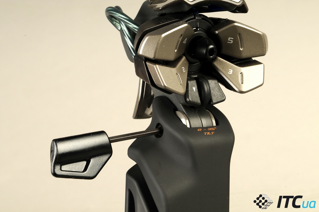 Cyborg F.L.Y. 5 Flight Stick – джойстик-трансформер для sci-fi симуляторов