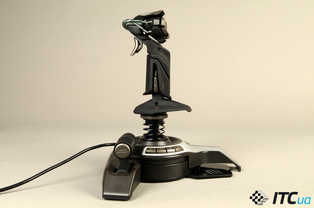 Cyborg F.L.Y. 5 Flight Stick – джойстик-трансформер для sci-fi симуляторов