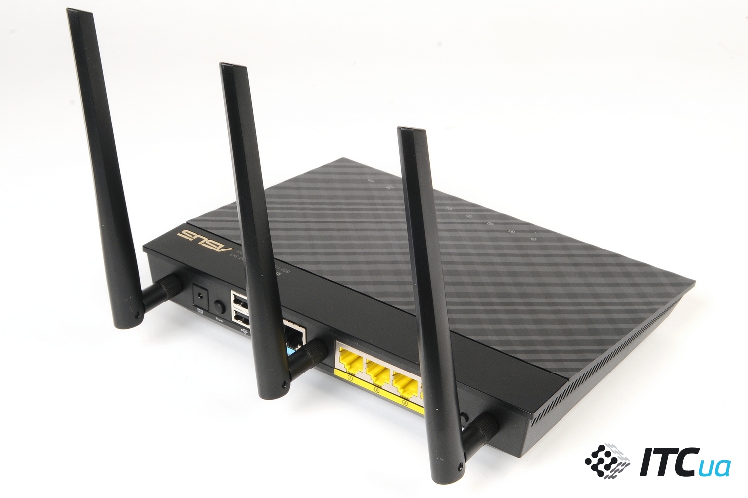 Экспресс-обзор беспроводного маршрутизатора ASUS RT-AC66U