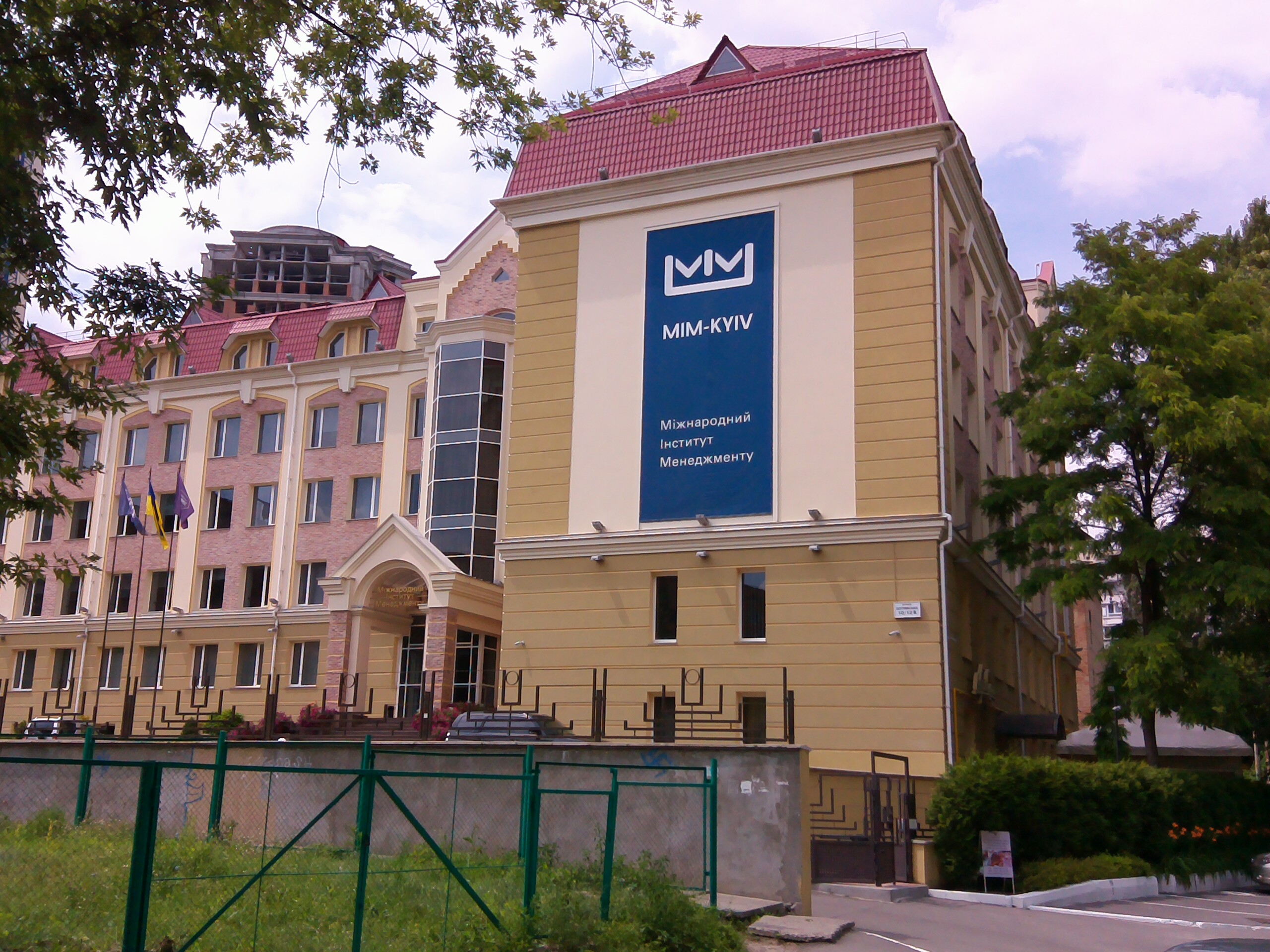 Обзор смартфона Fly IQ4491 ERA Life 3