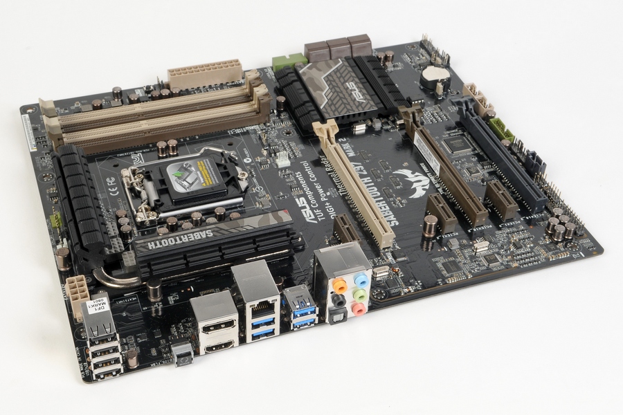 Обзор материнской платы ASUS SABERTOOTH Z97 MARK 2