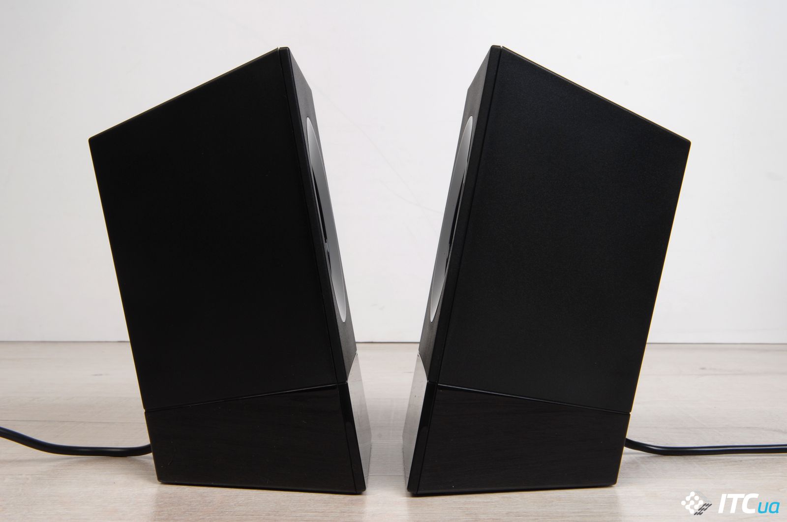 Обзор мультимедийной акустики Logitech Z533