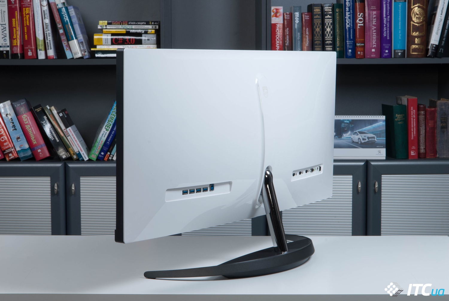 Обзор монитора Philips BDM3490UC