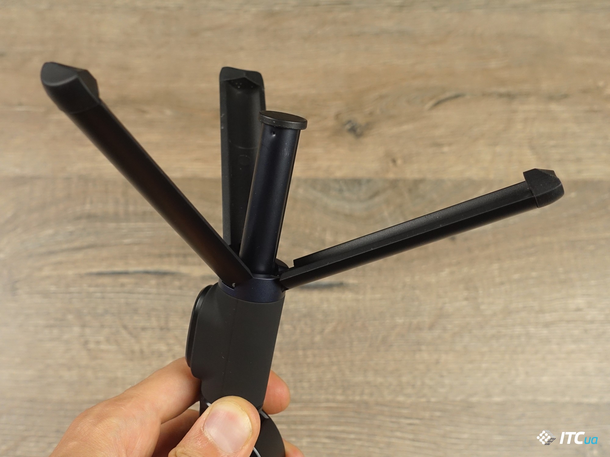 Обзор Xiaomi Bracket Self-timer: для отпуска и не только