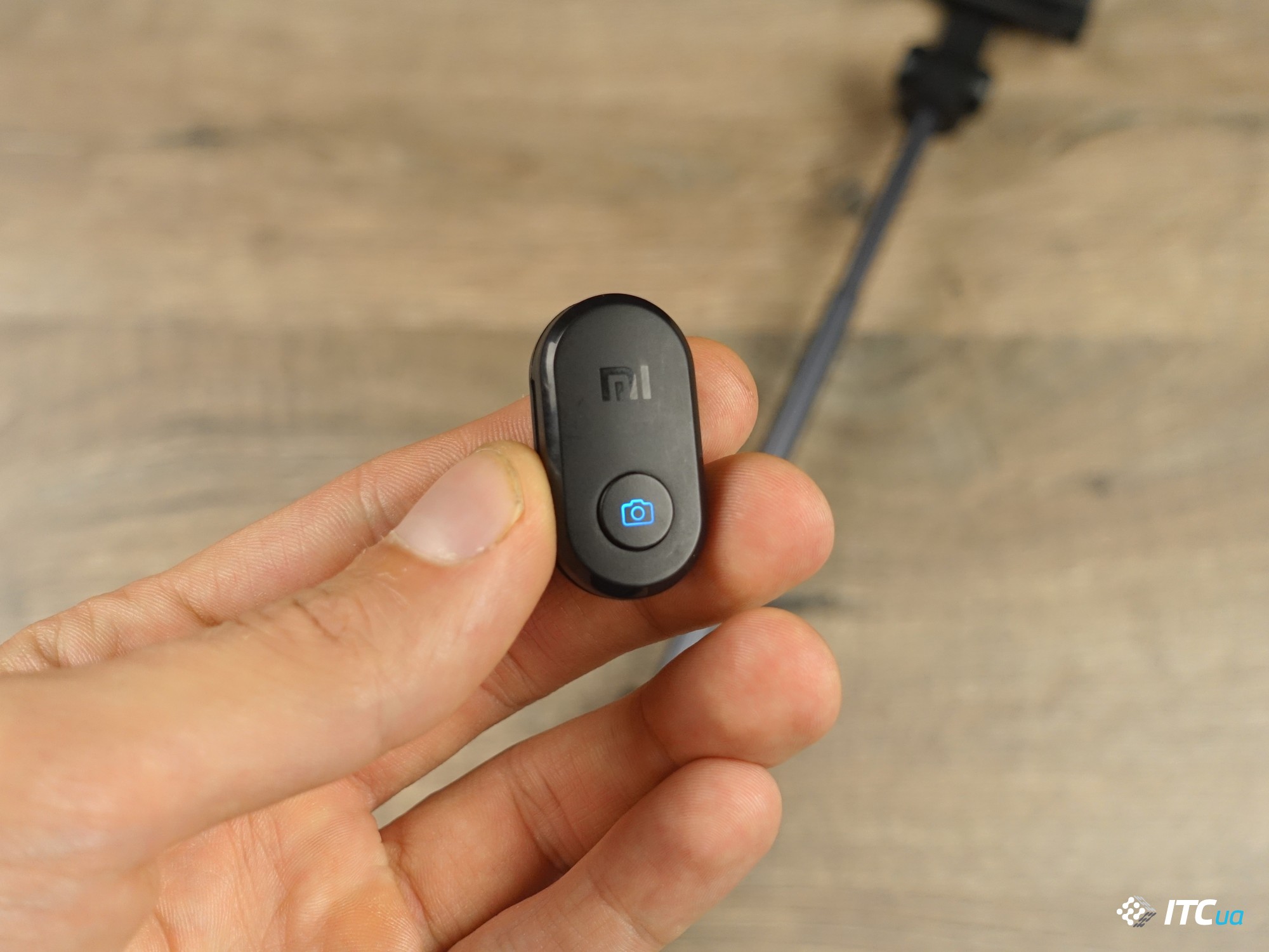 Обзор Xiaomi Bracket Self-timer: для отпуска и не только