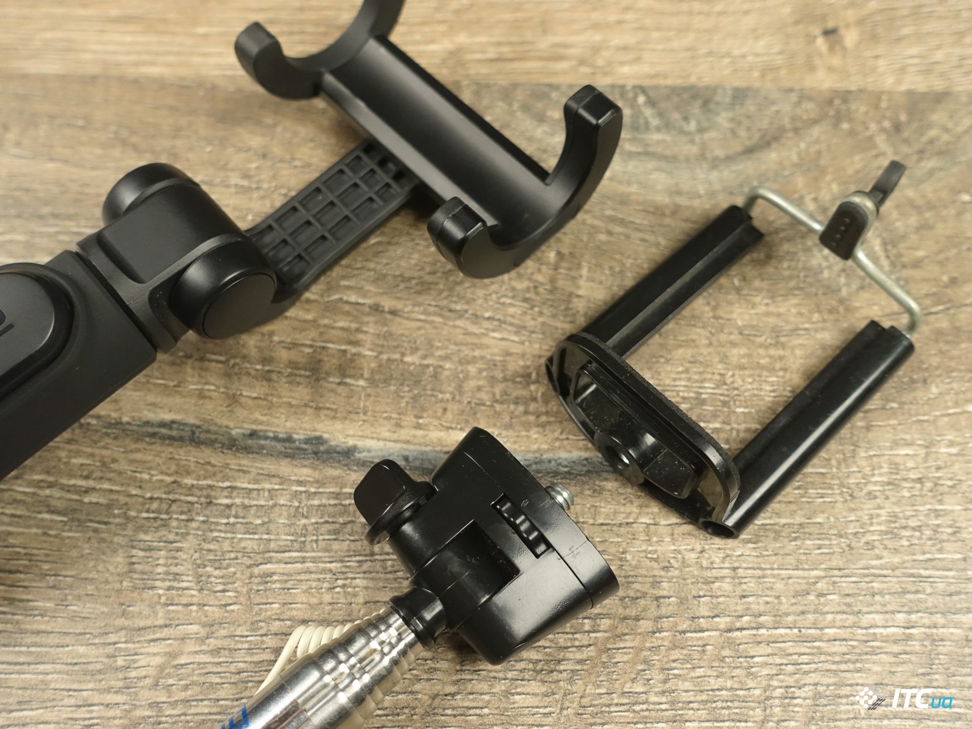 Обзор Xiaomi Bracket Self-timer: для отпуска и не только