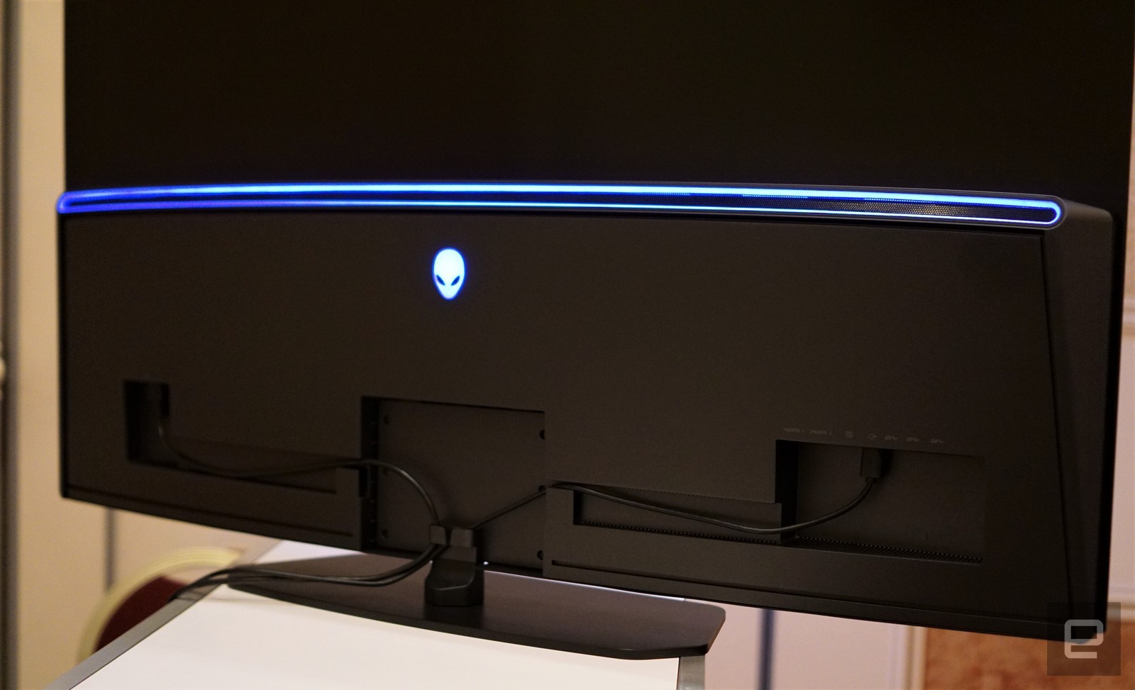 Alienware показала 55-дюймовый игровой 4K OLED монитор