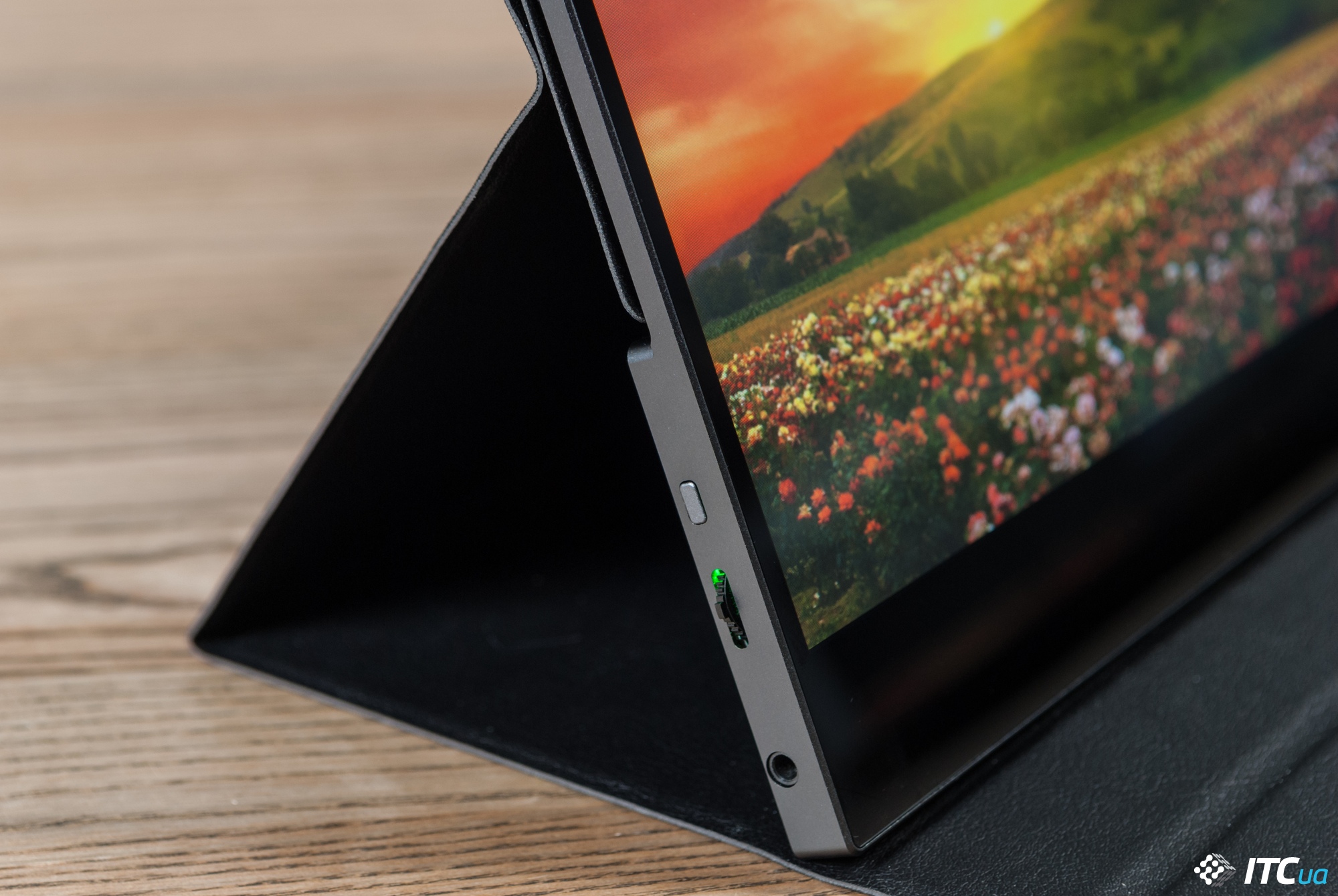 Обзор портативного USB-монитора MSI Optix MAG161V