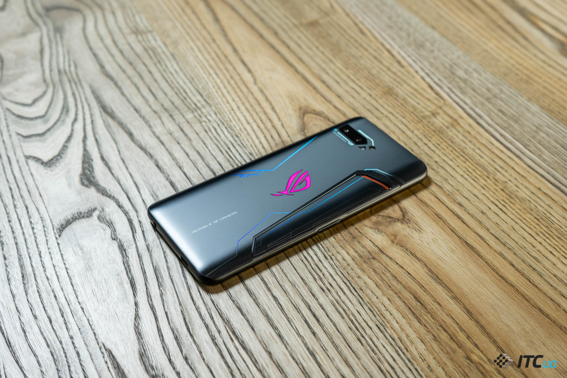 Обзор игрового смартфона ASUS ROG PHONE II