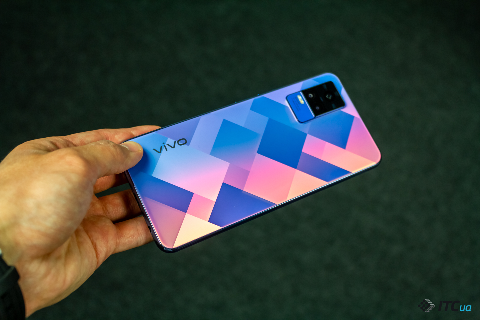Обзор смартфона vivo V21e