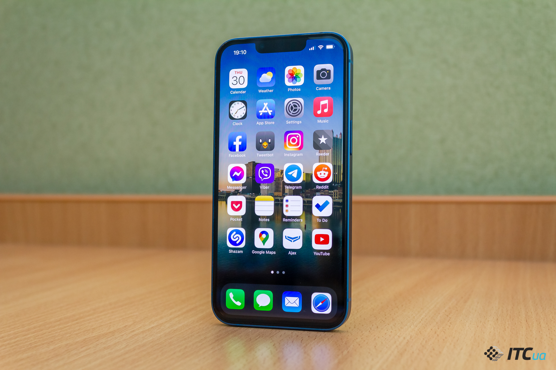 Обзор смартфона Apple iPhone 13