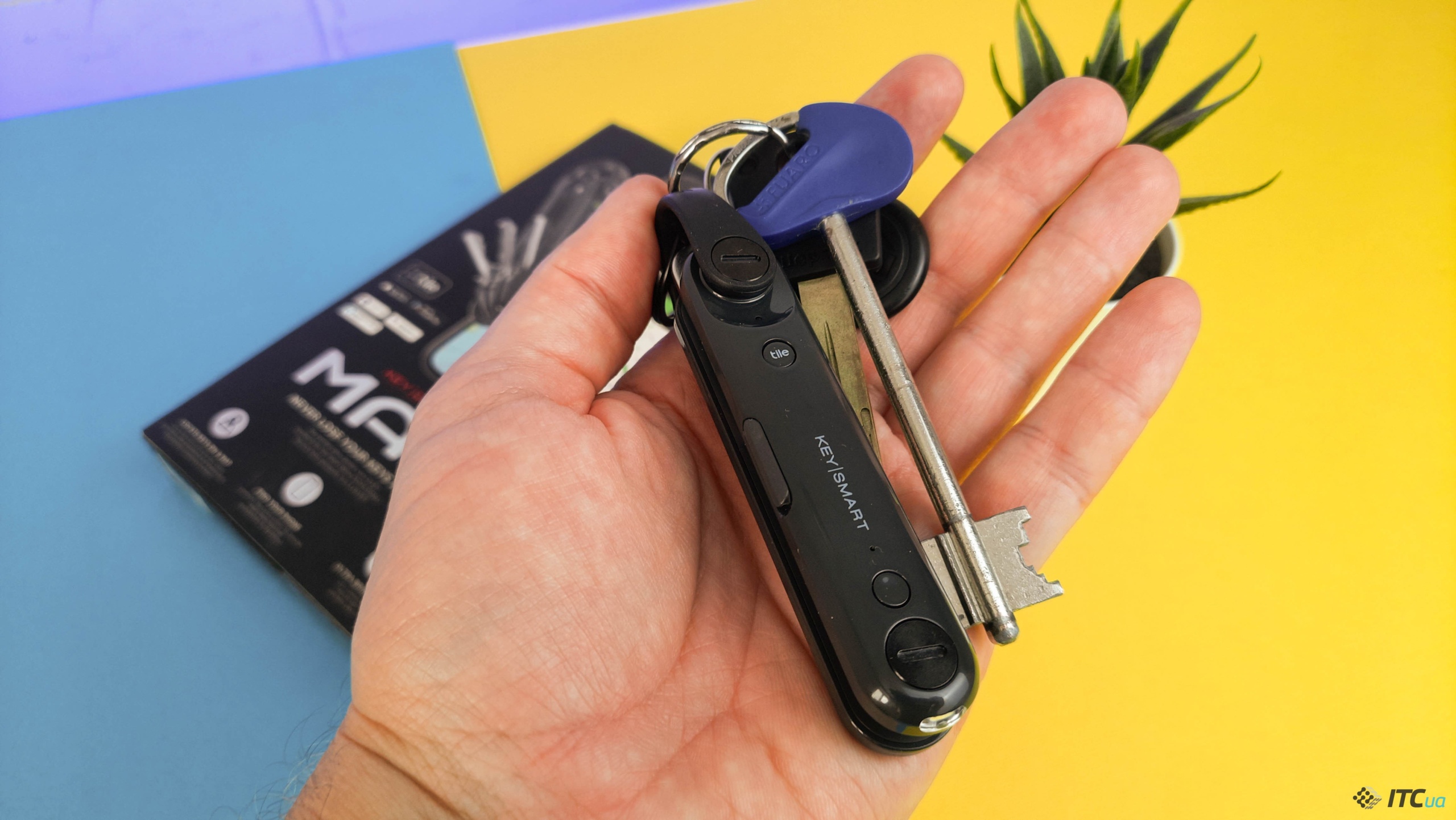Обзор KeySmart Max: смарт-органайзер с трекером, фонариком и открывалкой