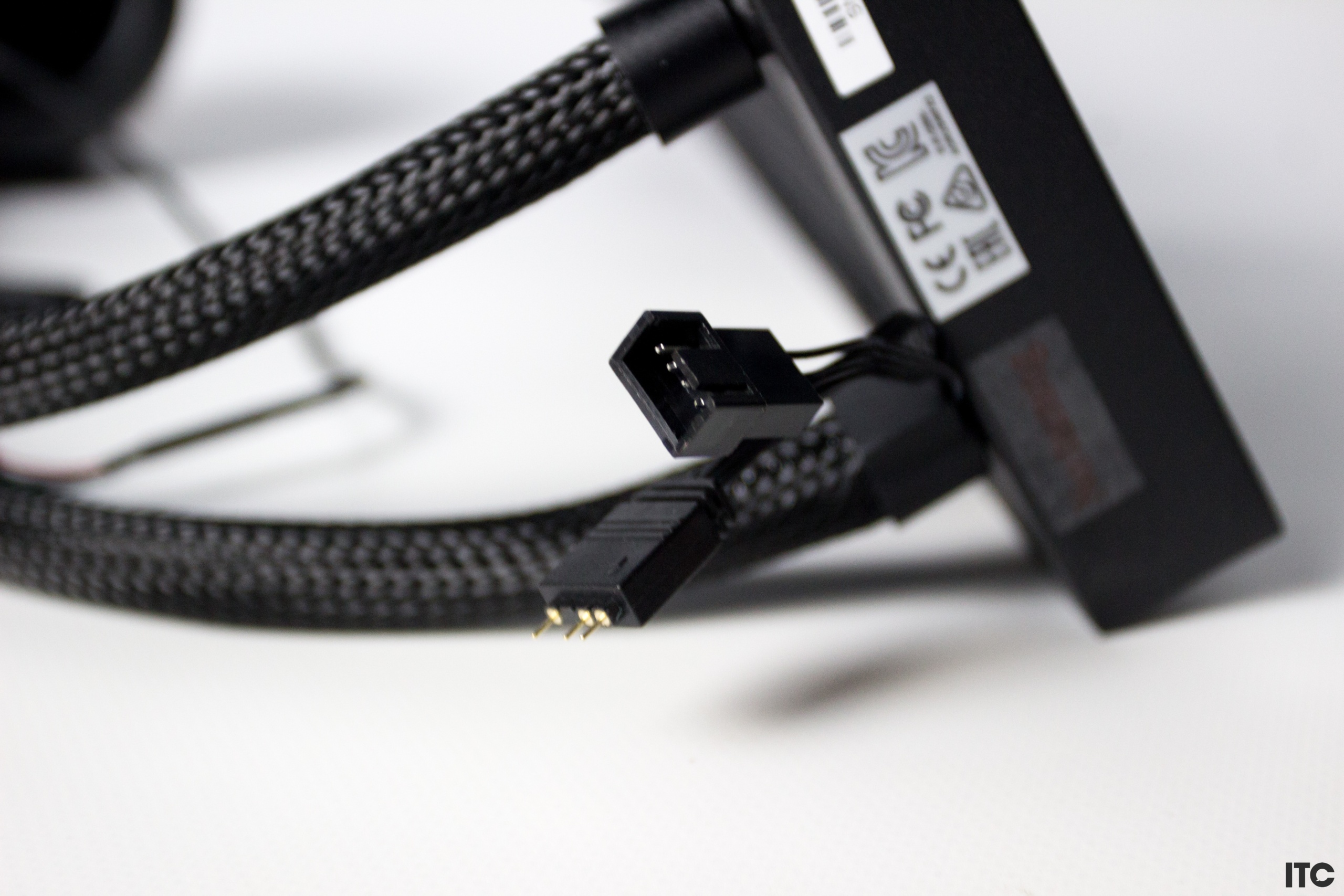 Gigabyte AORUS WATERFORCE X II 360 review: top-of-the-line liquid ...