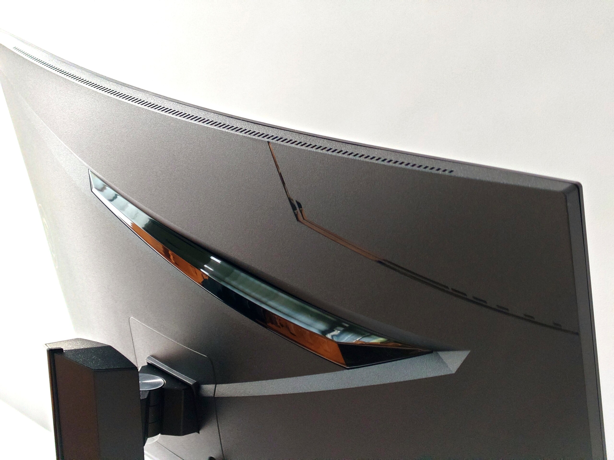 Огляд монітора MSI MAG 275CQRF QD E2: «універсальний солдат» Quad HD ...