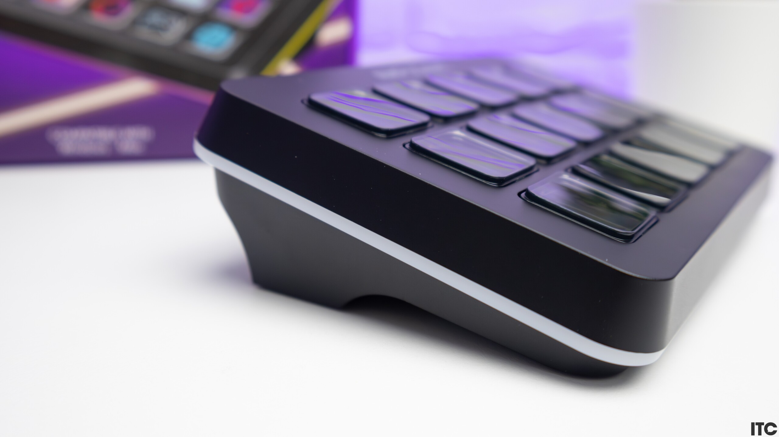 FIFINE AmpliGame D6 review: affordable stream deck with great features ...